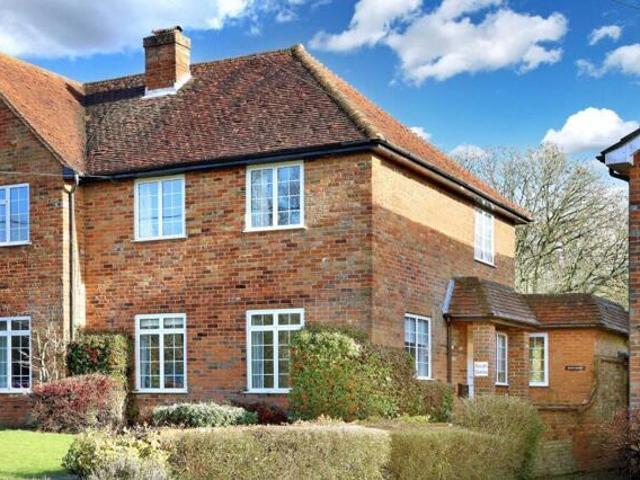 3 Bedroom House Amersham Buckinghamshire 100263315