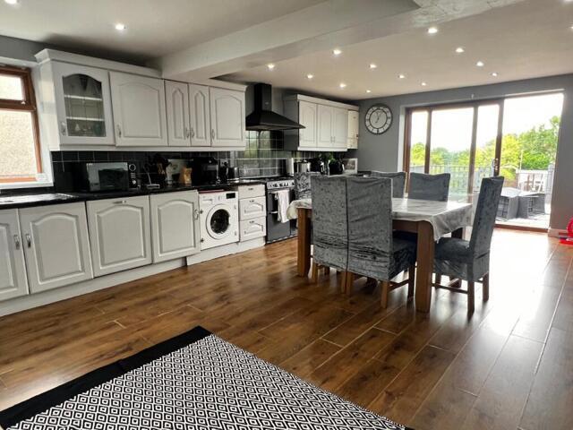 3 Bedroom House Ammanford Ammanford LS99092545