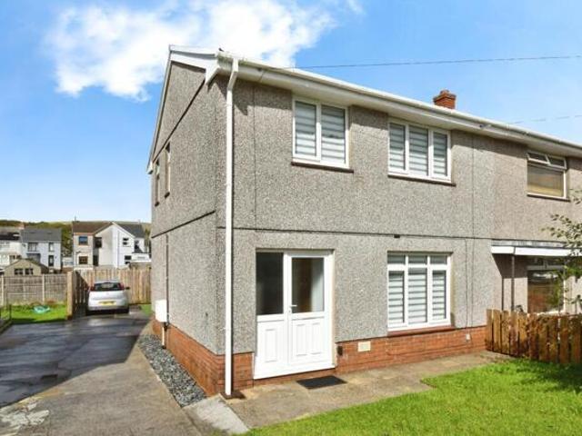 3 Bedroom House Ammanford Carmarthenshire 98765691