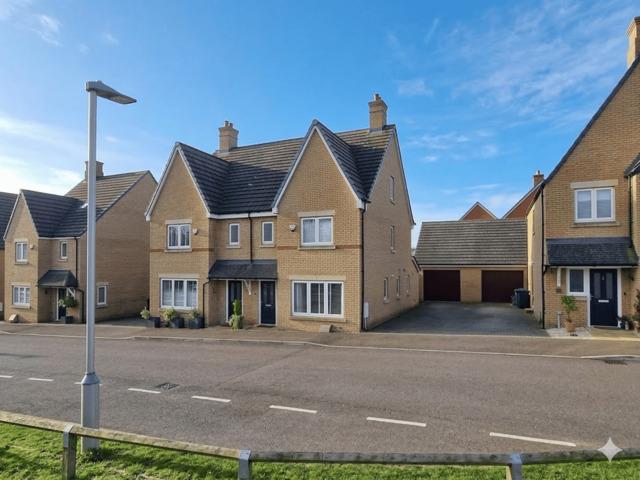 3 Bedroom House Ampthill Central Bedfordshire 100398358