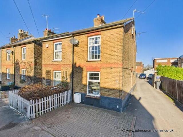 3 Bedroom House Addlestone Surrey LS101351958