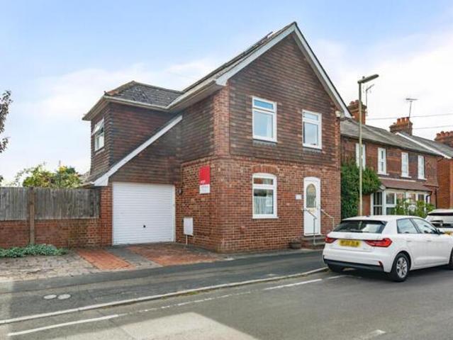 3 Bedroom House Alton Hampshire 99952029