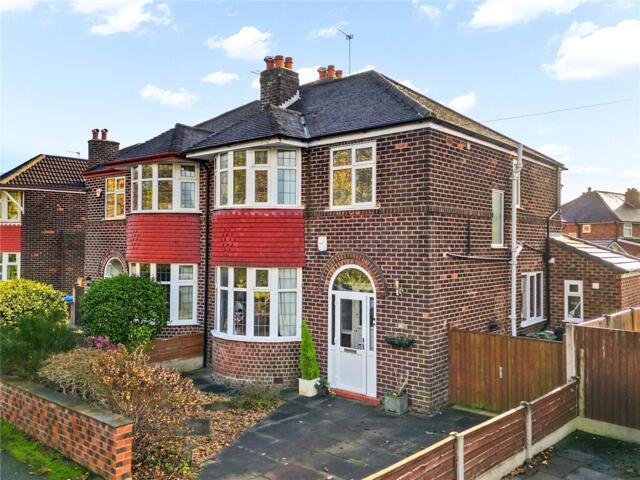 3 Bedroom House Altrincham Trafford 100787077