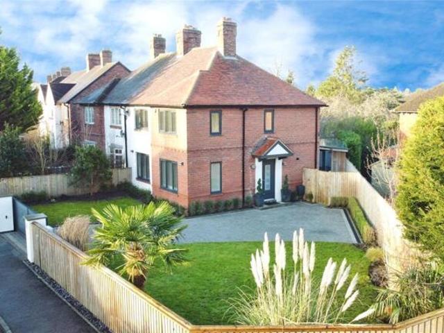 3 Bedroom House Alderley Edge Cheshire East LS98477065