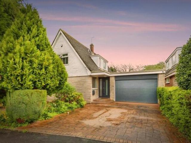 3 Bedroom House Alderley Edge Cheshire East 99290485