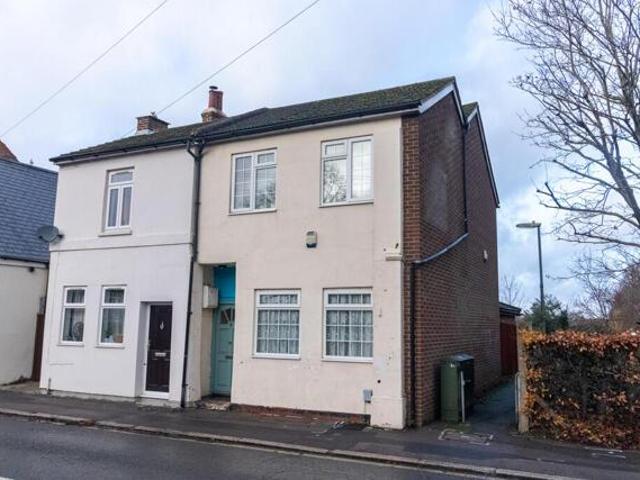 3 Bedroom House Aldershot Hampshire LS101678081