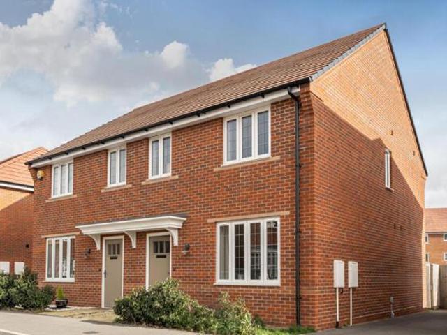 3 Bedroom House Arborfield Green Arborfield Green LS101119402