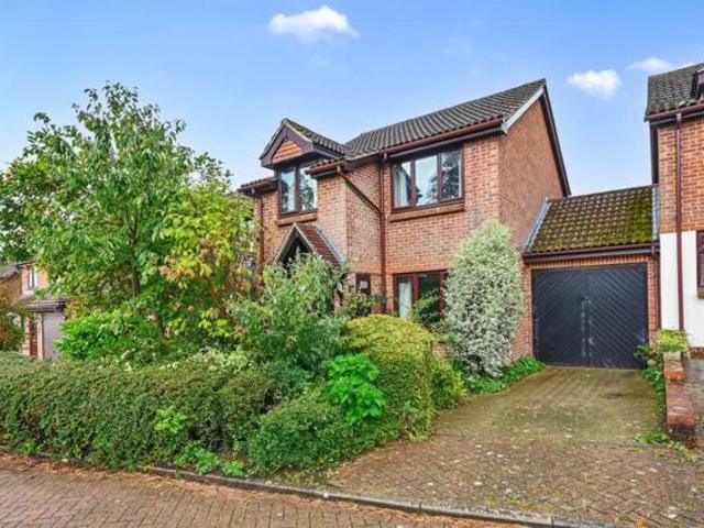 3 Bedroom House Ashford Kent 99952079