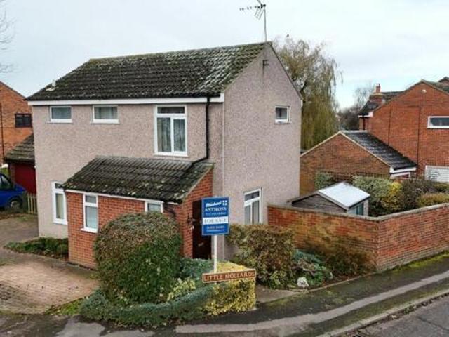 3 Bedroom House Aylesbury Aylesbury LS100456550