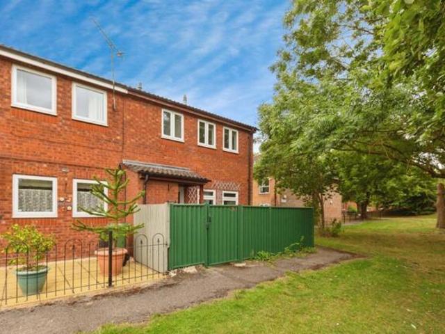 3 Bedroom House Aylesbury Buckinghamshire 98834532