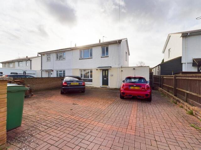 3 Bedroom House Aylesbury Buckinghamshire 100426391