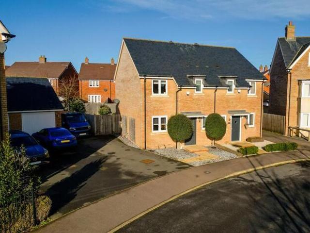 3 Bedroom House Aylesbury Buckinghamshire 100649348