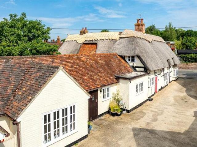 3 Bedroom House Aylesbury Buckinghamshire 100317051