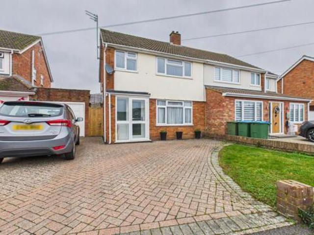 3 Bedroom House Aylesbury Buckinghamshire LS101168392