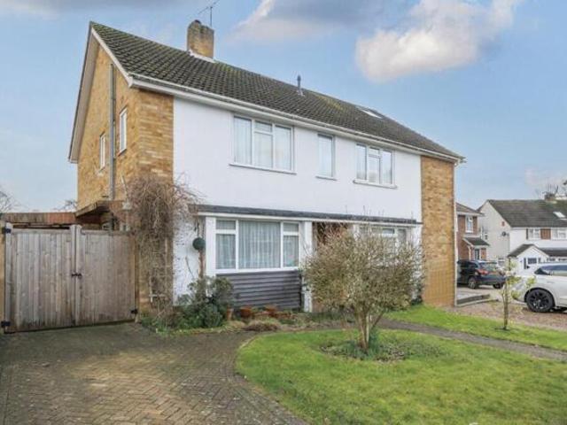 3 Bedroom House Bourne End Buckinghamshire 101025358