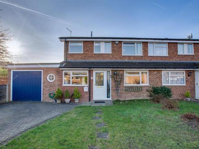 3 Bedroom House Bourne End Buckinghamshire LS98503694