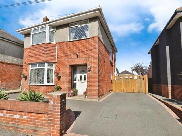 3 Bedroom House Bournemouth Bournemouth 98649034