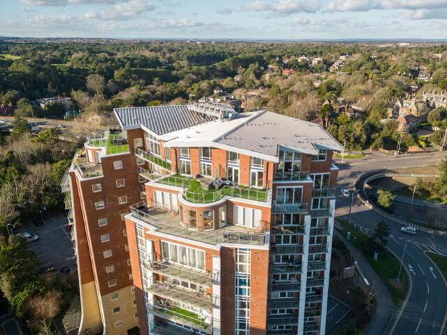 3 Bedroom House Bournemouth Bournemouth 98969279