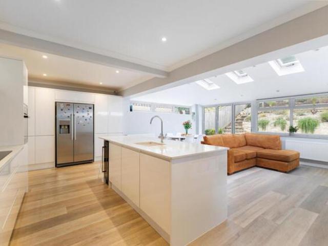 3 Bedroom House Bournemouth Bournemouth LS100987878