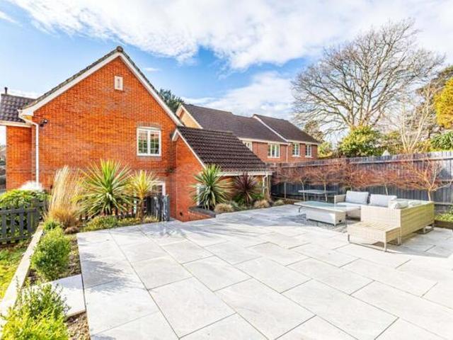 3 Bedroom House Bournemouth Poole LS100881729