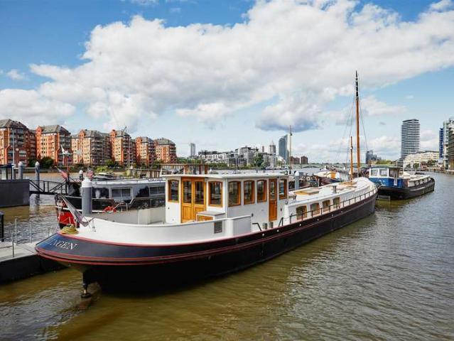 3 Bedroom House Boat Character Property