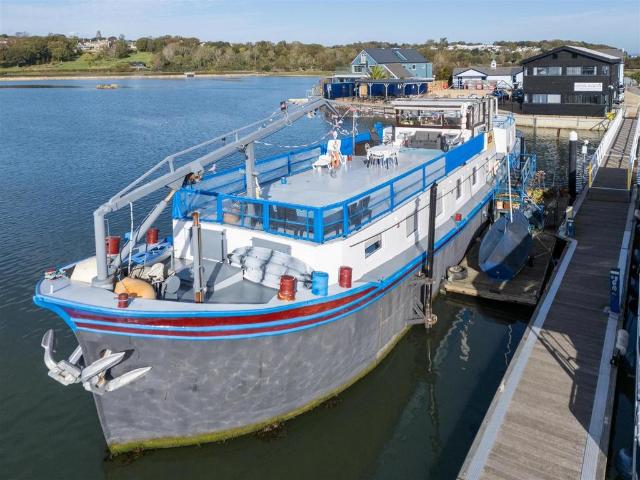 3 bedroom house boat for sale