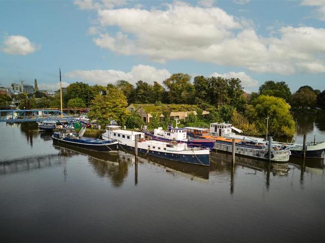 3 bedroom house boat for sale