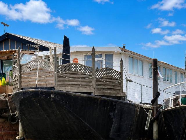3 bedroom house boat for sale