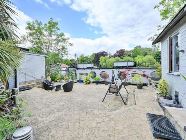 3 bedroom house boat for sale