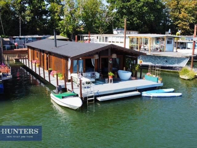 3 bedroom house boat for sale