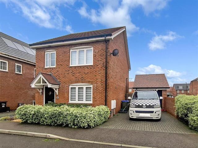 3 Bedroom House Bognor Regis West Sussex LS100058275