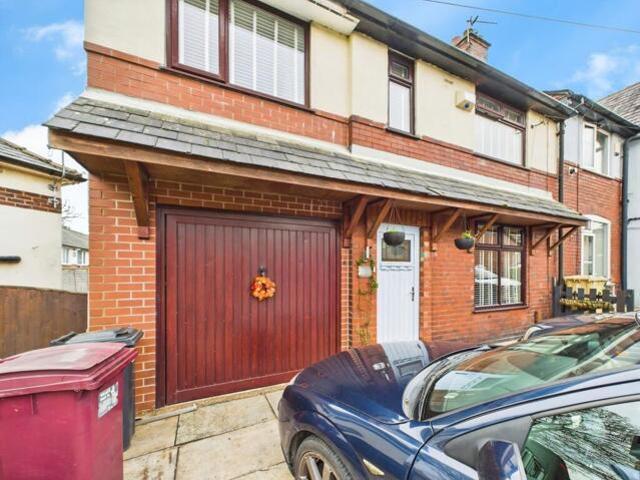 3 Bedroom House Bolton Bolton LS98687564