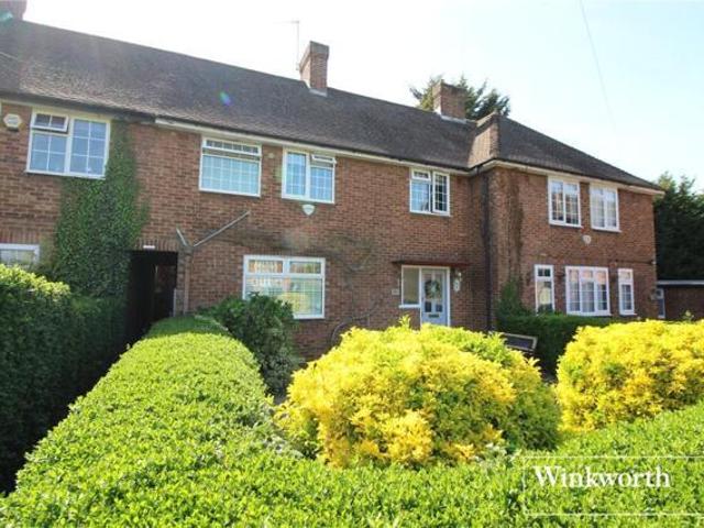3 Bedroom House Borehamwood Hertfordshire 101316222