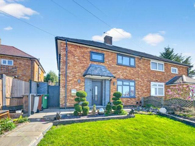 3 Bedroom House Borehamwood Hertfordshire LS101199717