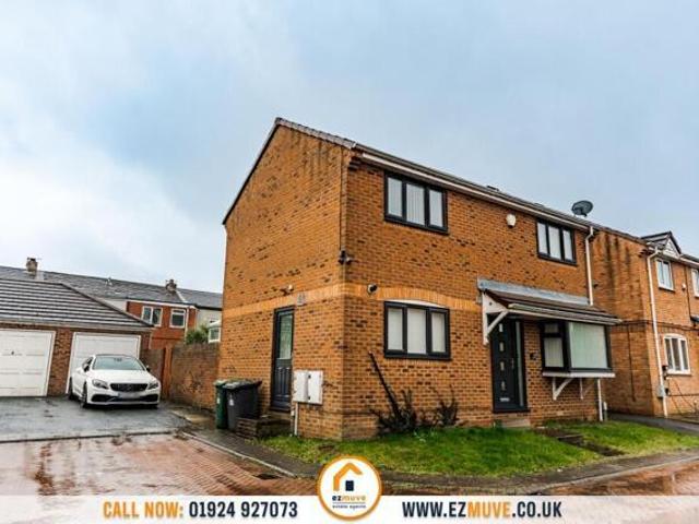 3 Bedroom House Batley Kirklees 101931765