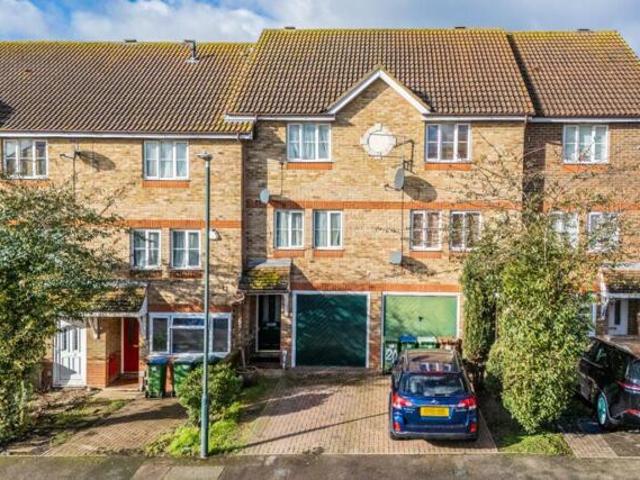 3 Bedroom House Barking Essex Greater London 99840454