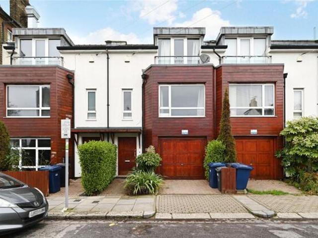 3 Bedroom House Barnet Greater London LS101119161