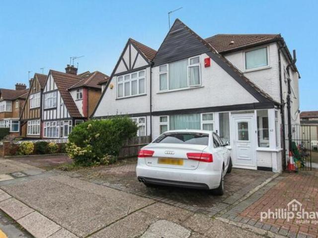 3 Bedroom House Barnet Greater London LS99054925
