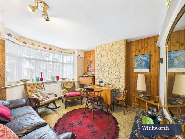 3 Bedroom House Barnet Greater London 98765973