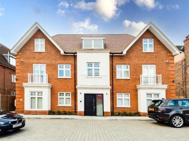 3 Bedroom House Barnet Greater London 99290565