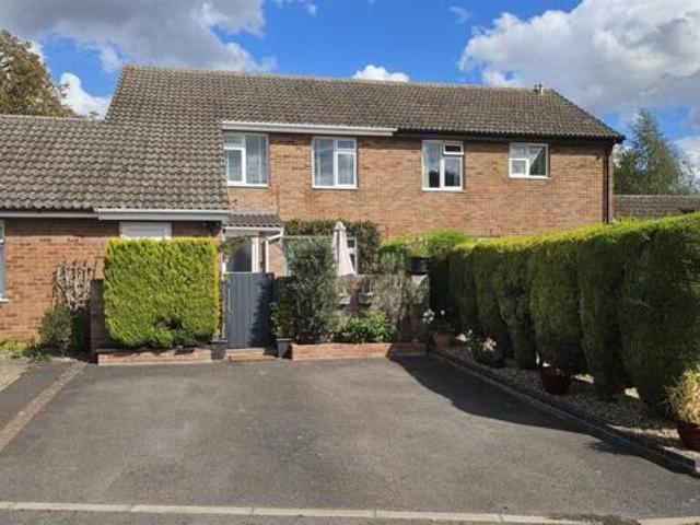 3 Bedroom House Barnstone Barnstone 98687578