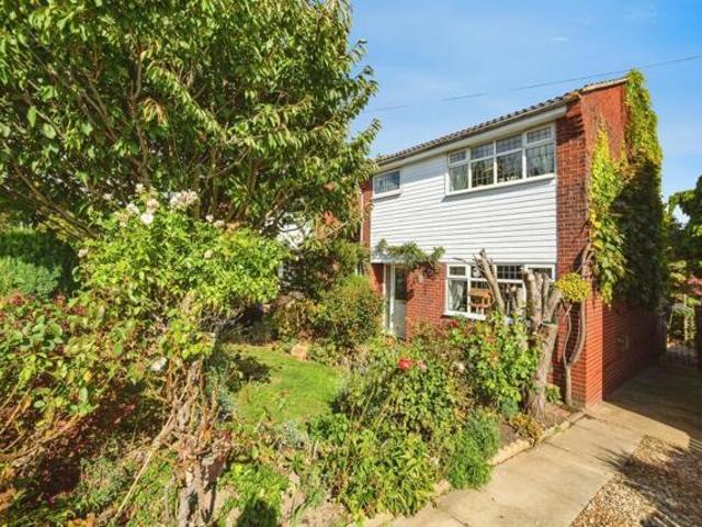 3 Bedroom House Barnsley South Yorkshire LS98687408