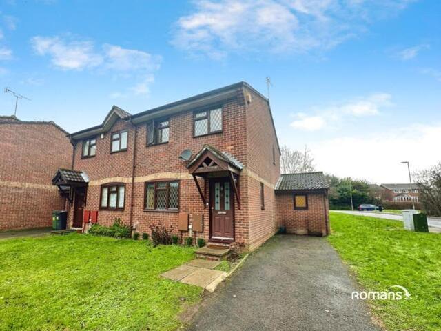 3 Bedroom House Basingstoke Hampshire 101676765