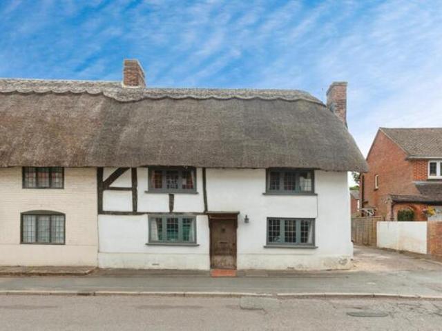 3 Bedroom House Basingstoke Hampshire 98834578