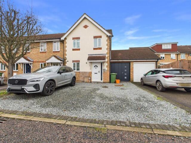 3 Bedroom House Basildon Essex 98800747