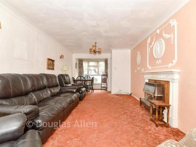 3 Bedroom House Basildon Essex 99381018