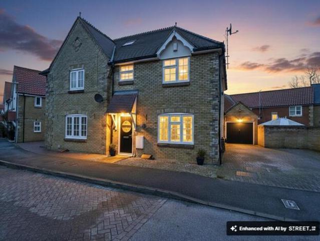 3 Bedroom House Basildon Essex LS100158540
