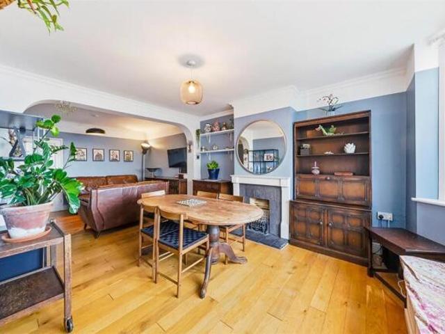 3 Bedroom House Bexley Kent 99161567