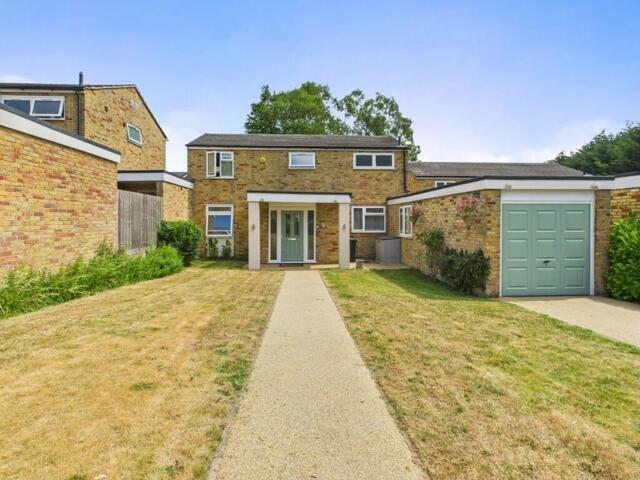3 Bedroom House Beaconsfield Buckinghamshire 100685053