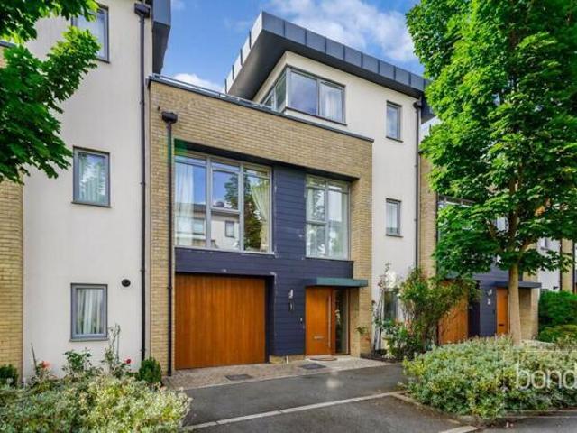 3 Bedroom House Beaulieu Essex LS100579203